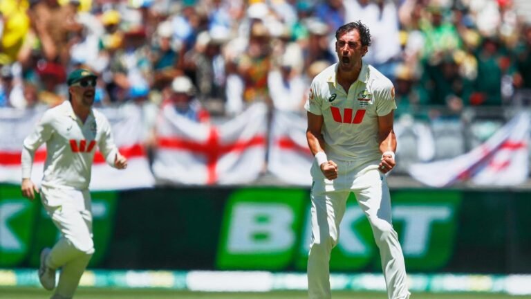 Mitchell Starc Bowling Today in Ashes 2025: Joe Root, Ben Duckett & Zak ...